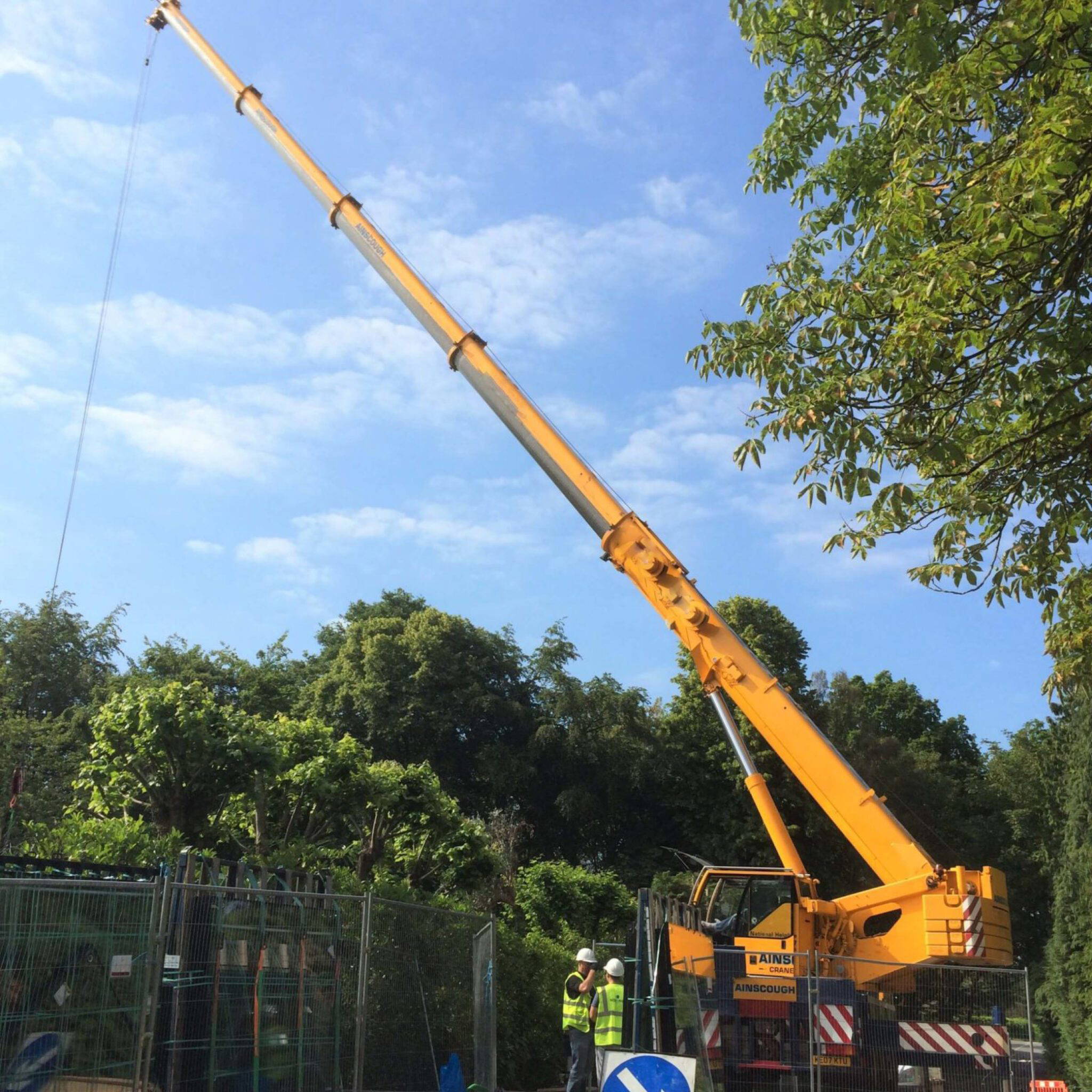 Contract Lifting With Mobile Cranes | Vacuum and Crane Ltd